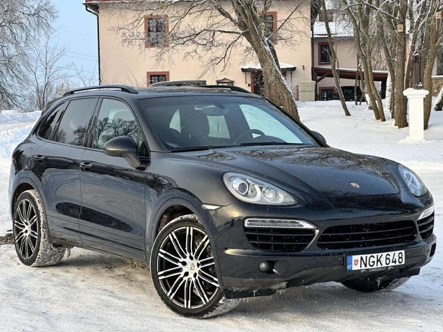 Melns Porsche Cayenne 2012 Viļņa, ar dzinēja tilpumu 2.97 L un nobraukumu 220 tūkst. km par 16700 €, foto 13 vietnē AUTOMOTO.COM.LV