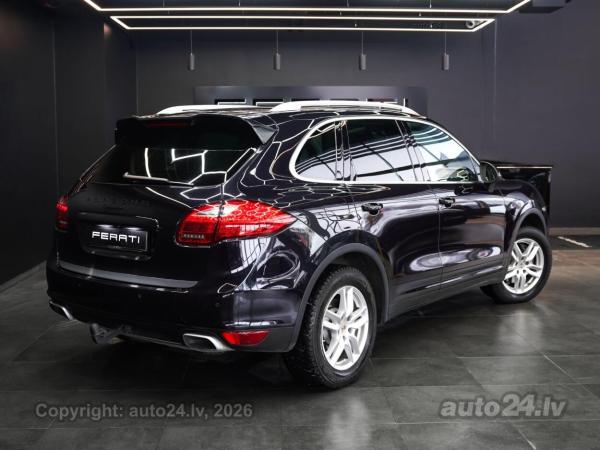 Black Porsche Cayenne 2012 in Tallinn, with an engine capacity of 3.00 L and mileage of 117 thousand km for 27900 €, photo 2 on AUTOMOTO.COM.LV