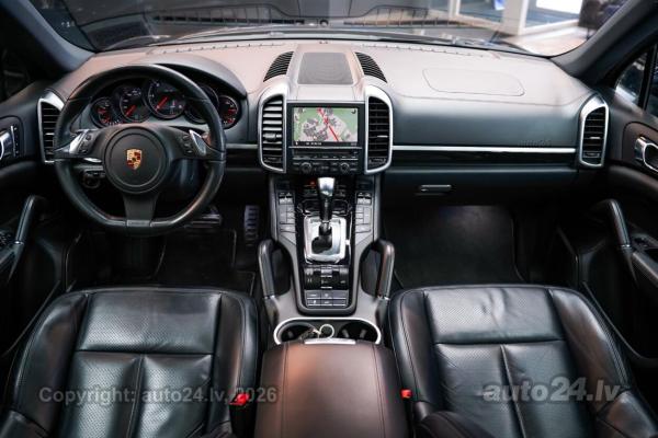 Black Porsche Cayenne 2012 in Tallinn, with an engine capacity of 3.00 L and mileage of 117 thousand km for 27900 €, photo 9 on AUTOMOTO.COM.LV
