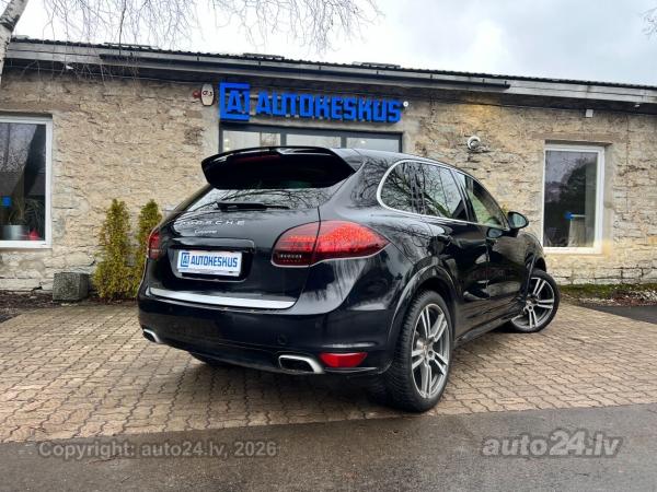 Black Porsche Cayenne 2012 in Tallinn, with an engine capacity of 3.60 L and mileage of 162 thousand km for 17990 €, photo 2 on AUTOMOTO.COM.LV
