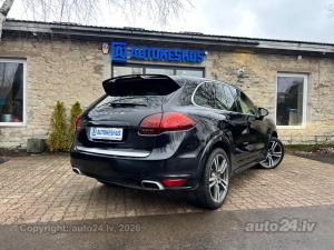 Black Porsche Cayenne 2012 in Tallinn, with an engine capacity of 3.60 L and mileage of 162 thousand km for 17990 €, photo 3 on AUTOMOTO.COM.LV