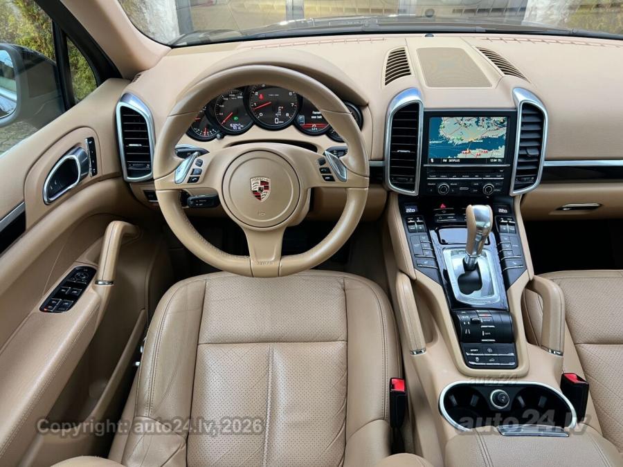 Black Porsche Cayenne 2012 in Tallinn, with an engine capacity of 3.60 L and mileage of 162 thousand km for 17990 €, photo 5 on AUTOMOTO.COM.LV