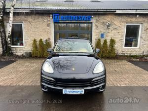 Black Porsche Cayenne 2012 in Tallinn, with an engine capacity of 3.60 L and mileage of 162 thousand km for 17990 €, photo 21 on AUTOMOTO.COM.LV