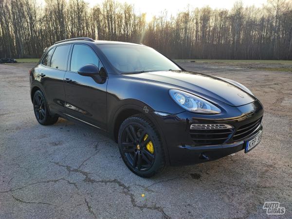 Melns Porsche Cayenne 2012 Klaipėda, ar dzinēja tilpumu 3.00 L un nobraukumu 294 tūkst. km par 14500 €, foto 4 vietnē AUTOMOTO.COM.LV