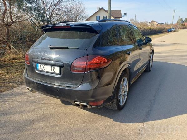 Melns Porsche Cayenne 2012 Rīga, ar dzinēja tilpumu 3.00 L un nobraukumu 279 tūkst. km par 16900 €, foto 4 vietnē AUTOMOTO.COM.LV