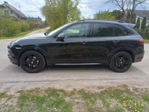 Melns Porsche Cayenne 2012 Rīga, ar dzinēja tilpumu 3.00 L un nobraukumu 279 tūkst. km par 16900 €, foto 7 vietnē AUTOMOTO.COM.LV