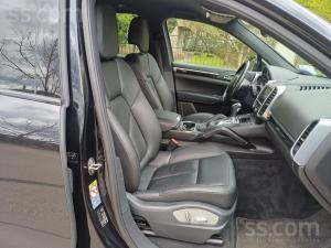 Melns Porsche Cayenne 2012 Rīga, ar dzinēja tilpumu 3.00 L un nobraukumu 279 tūkst. km par 16900 €, foto 11 vietnē AUTOMOTO.COM.LV
