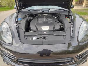 Melns Porsche Cayenne 2012 Rīga, ar dzinēja tilpumu 3.00 L un nobraukumu 279 tūkst. km par 16900 €, foto 21 vietnē AUTOMOTO.COM.LV