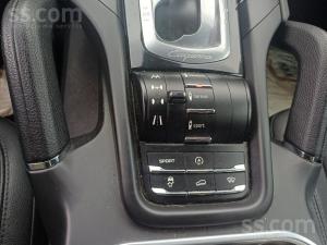 Melns Porsche Cayenne 2012 Rīga, ar dzinēja tilpumu 3.00 L un nobraukumu 279 tūkst. km par 16900 €, foto 29 vietnē AUTOMOTO.COM.LV