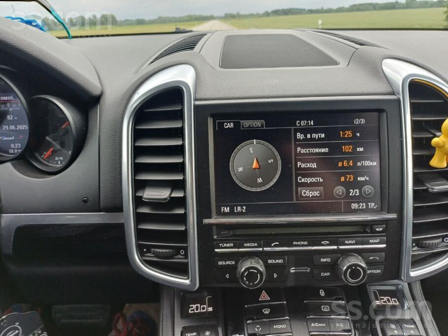 Melns Porsche Cayenne 2012 Rīga, ar dzinēja tilpumu 3.00 L un nobraukumu 279 tūkst. km par 16900 €, foto 31 vietnē AUTOMOTO.COM.LV