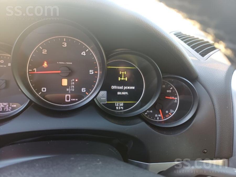Melns Porsche Cayenne 2012 Rīga, ar dzinēja tilpumu 3.00 L un nobraukumu 279 tūkst. km par 16900 €, foto 32 vietnē AUTOMOTO.COM.LV