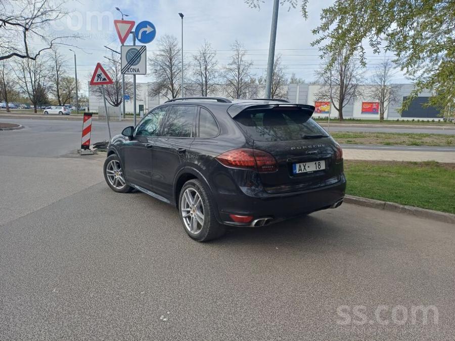 Melns Porsche Cayenne 2012 Rīga, ar dzinēja tilpumu 3.00 L un nobraukumu 279 tūkst. km par 16900 €, foto 36 vietnē AUTOMOTO.COM.LV