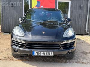 Melns Porsche Cayenne 2012 Rīga, ar dzinēja tilpumu 3.00 L un nobraukumu 363 tūkst. km par 15500 €, foto  vietnē AUTOMOTO.COM.LV