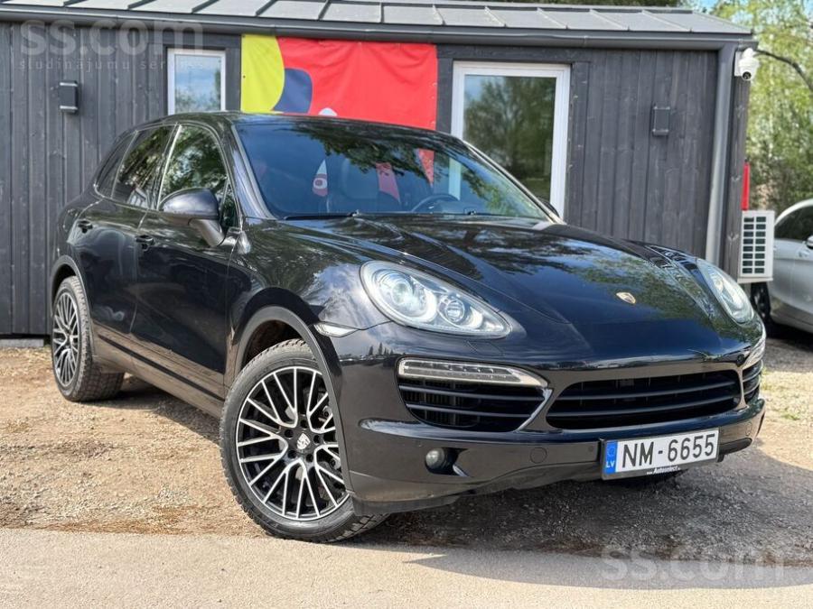 Melns Porsche Cayenne 2012 Rīga, ar dzinēja tilpumu 3.00 L un nobraukumu 363 tūkst. km par 15500 €, foto 3 vietnē AUTOMOTO.COM.LV