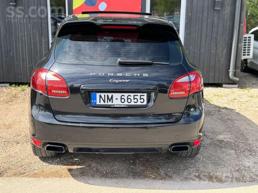 Melns Porsche Cayenne 2012 Rīga, ar dzinēja tilpumu 3.00 L un nobraukumu 363 tūkst. km par 15500 €, foto 5 vietnē AUTOMOTO.COM.LV