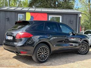 Melns Porsche Cayenne 2012 Rīga, ar dzinēja tilpumu 3.00 L un nobraukumu 363 tūkst. km par 15500 €, foto 6 vietnē AUTOMOTO.COM.LV