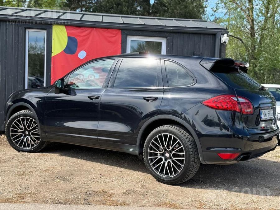 Melns Porsche Cayenne 2012 Rīga, ar dzinēja tilpumu 3.00 L un nobraukumu 363 tūkst. km par 15500 €, foto 7 vietnē AUTOMOTO.COM.LV