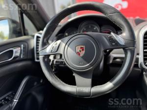 Melns Porsche Cayenne 2012 Rīga, ar dzinēja tilpumu 3.00 L un nobraukumu 363 tūkst. km par 15500 €, foto 14 vietnē AUTOMOTO.COM.LV