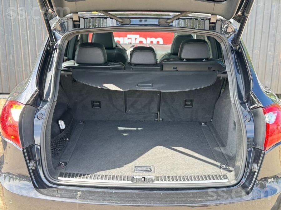 Melns Porsche Cayenne 2012 Rīga, ar dzinēja tilpumu 3.00 L un nobraukumu 363 tūkst. km par 15500 €, foto 22 vietnē AUTOMOTO.COM.LV