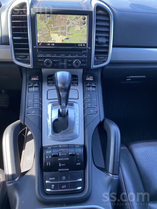 Black Porsche Cayenne 2012 in Riga, with an engine capacity of 3.00 L and mileage of 273 thousand km for 18200 €, photo 10 on AUTOMOTO.COM.LV