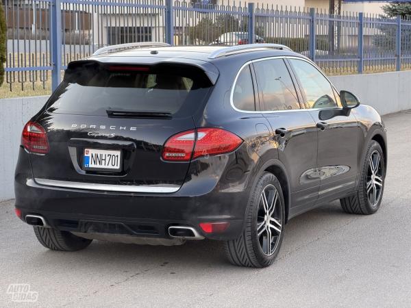 Black Porsche Cayenne 2012 in Vilnius, with an engine capacity of 4.80 L and mileage of 181 thousand km for 15000 €, photo 3 on AUTOMOTO.COM.LV