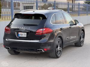 Melns Porsche Cayenne 2012 Viļņa, ar dzinēja tilpumu 4.80 L un nobraukumu 181 tūkst. km par 15000 €, foto 4 vietnē AUTOMOTO.COM.LV