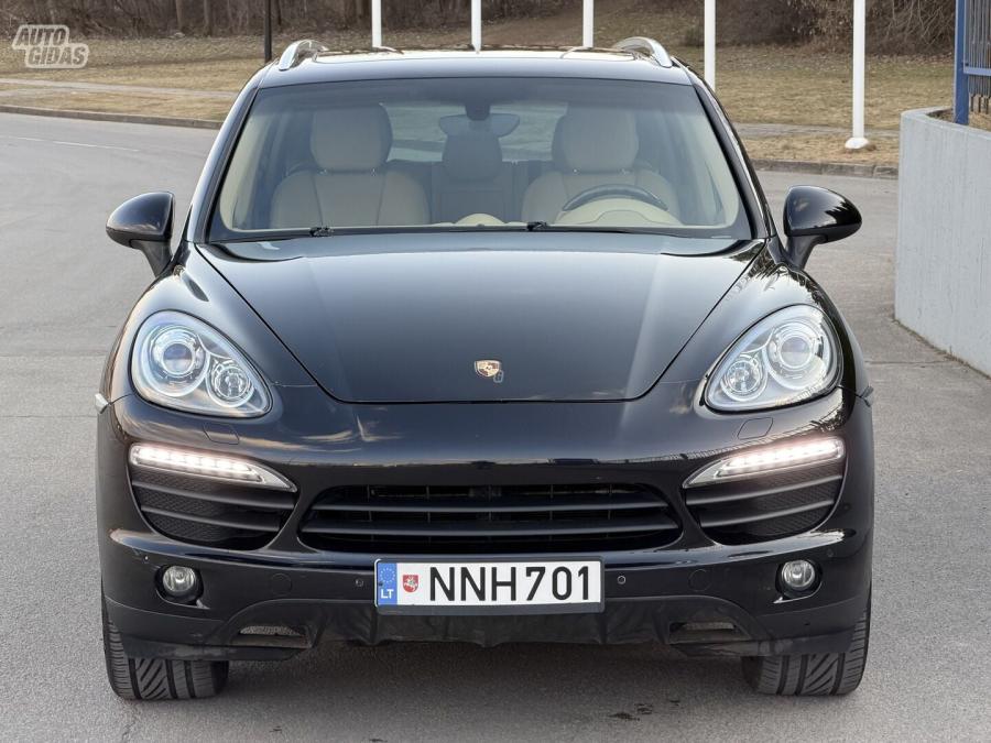 Melns Porsche Cayenne 2012 Viļņa, ar dzinēja tilpumu 4.80 L un nobraukumu 181 tūkst. km par 15000 €, foto 6 vietnē AUTOMOTO.COM.LV