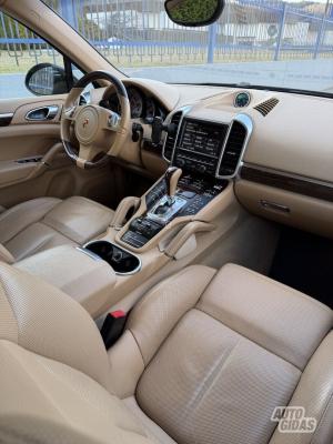 Melns Porsche Cayenne 2012 Viļņa, ar dzinēja tilpumu 4.80 L un nobraukumu 181 tūkst. km par 15000 €, foto 9 vietnē AUTOMOTO.COM.LV