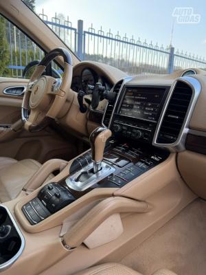 Melns Porsche Cayenne 2012 Viļņa, ar dzinēja tilpumu 4.80 L un nobraukumu 181 tūkst. km par 15000 €, foto 11 vietnē AUTOMOTO.COM.LV