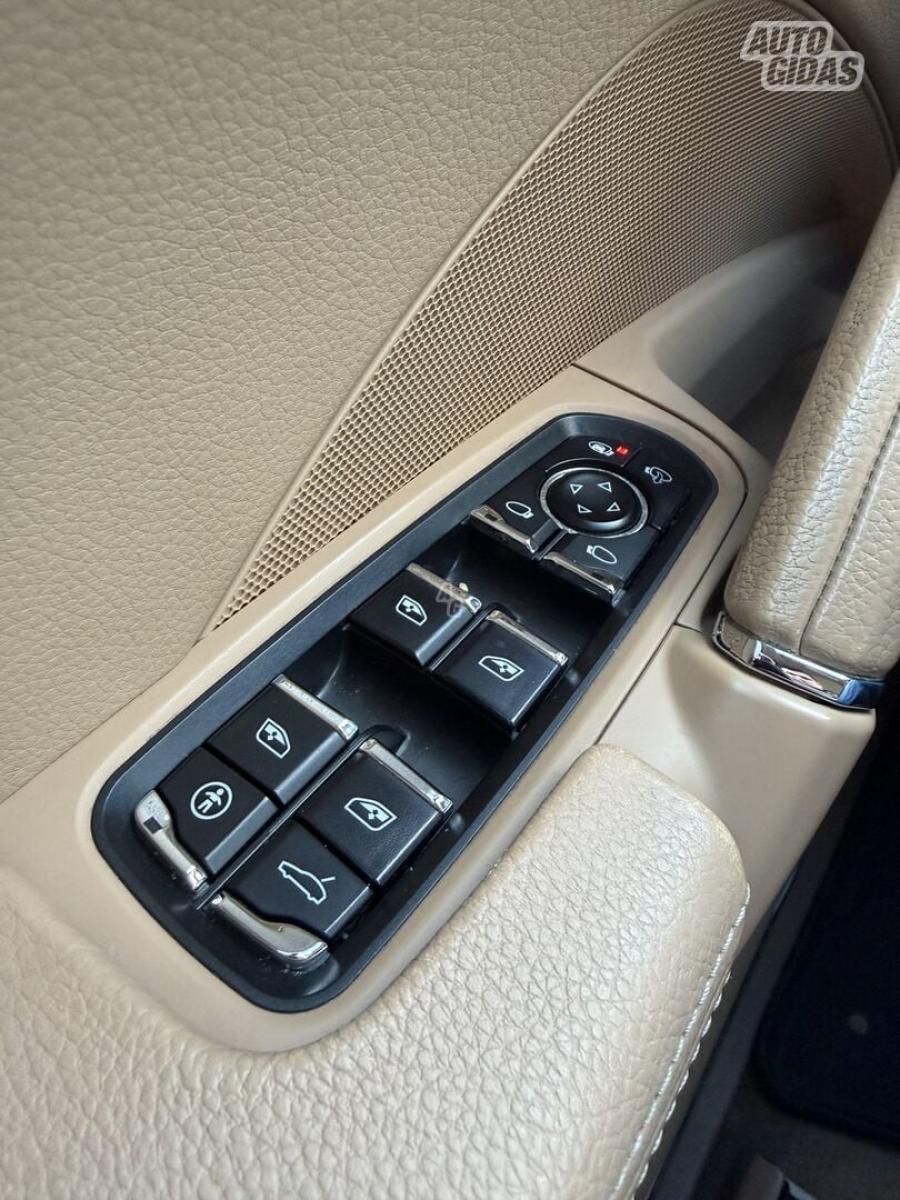 Melns Porsche Cayenne 2012 Viļņa, ar dzinēja tilpumu 4.80 L un nobraukumu 181 tūkst. km par 15000 €, foto 12 vietnē AUTOMOTO.COM.LV