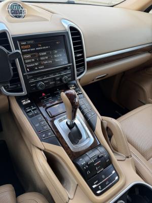 Melns Porsche Cayenne 2012 Viļņa, ar dzinēja tilpumu 4.80 L un nobraukumu 181 tūkst. km par 15000 €, foto 13 vietnē AUTOMOTO.COM.LV