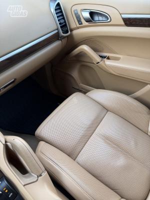 Melns Porsche Cayenne 2012 Viļņa, ar dzinēja tilpumu 4.80 L un nobraukumu 181 tūkst. km par 15000 €, foto 15 vietnē AUTOMOTO.COM.LV