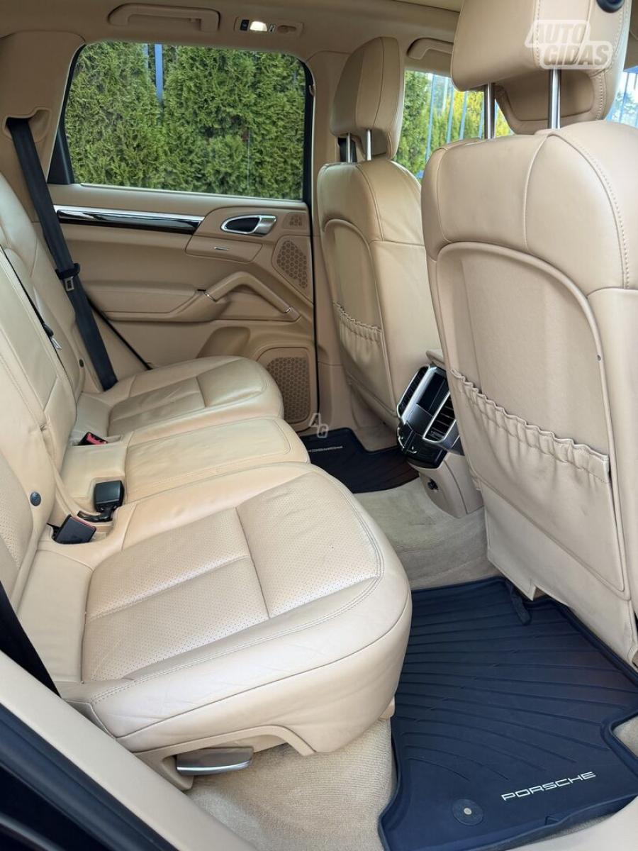 Melns Porsche Cayenne 2012 Viļņa, ar dzinēja tilpumu 4.80 L un nobraukumu 181 tūkst. km par 15000 €, foto 18 vietnē AUTOMOTO.COM.LV