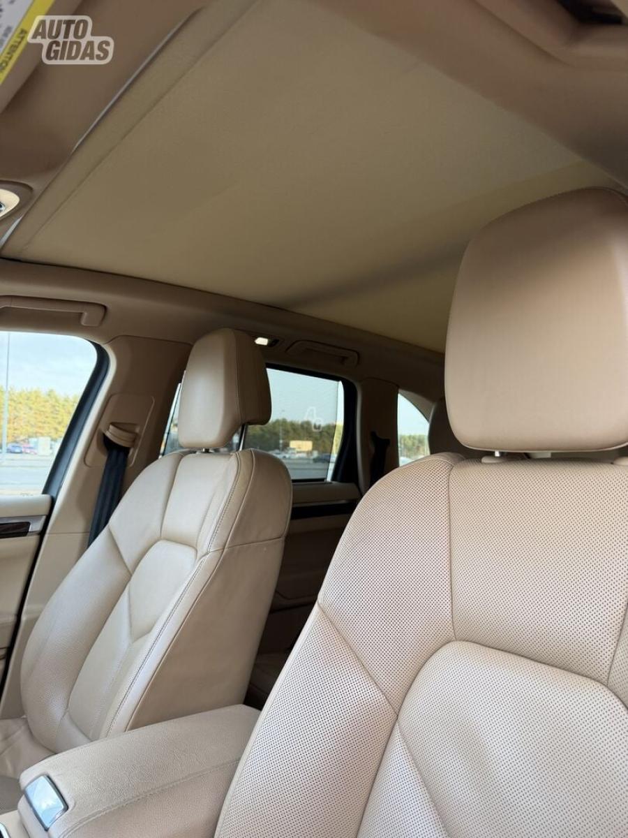 Melns Porsche Cayenne 2012 Viļņa, ar dzinēja tilpumu 4.80 L un nobraukumu 181 tūkst. km par 15000 €, foto 22 vietnē AUTOMOTO.COM.LV