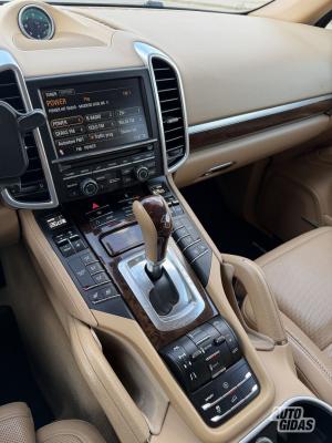 Melns Porsche Cayenne 2012 Viļņa, ar dzinēja tilpumu 4.80 L un nobraukumu 181 tūkst. km par 15000 €, foto 25 vietnē AUTOMOTO.COM.LV