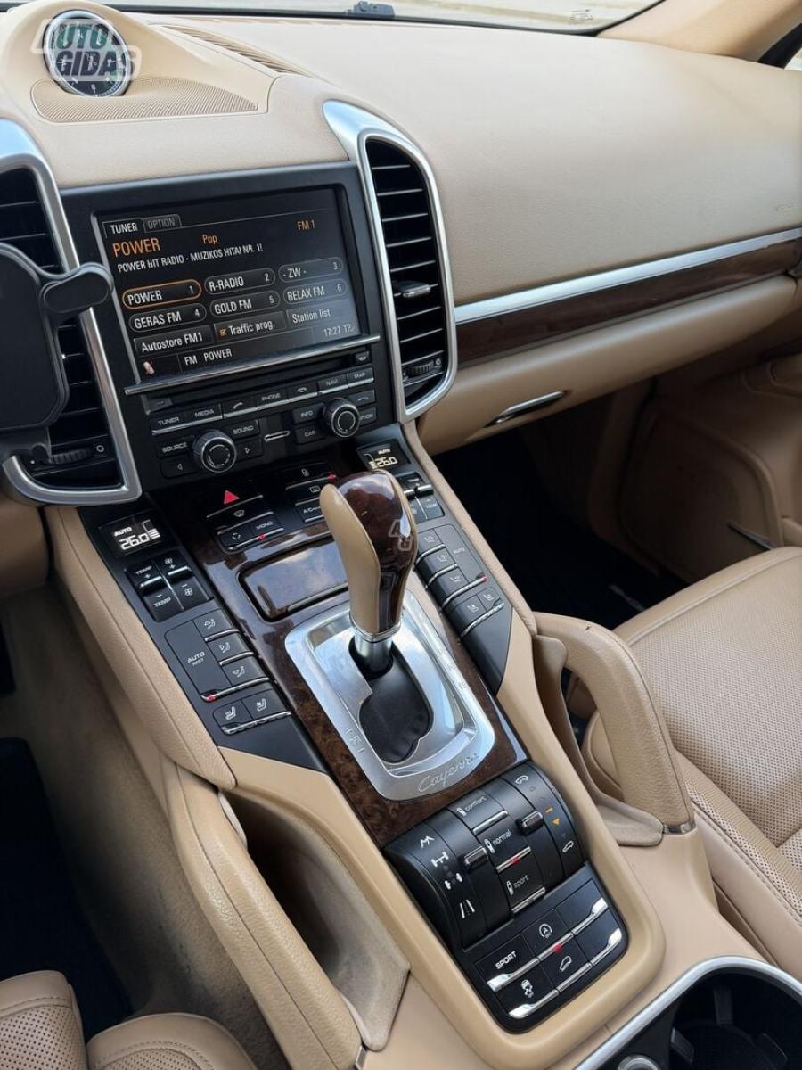 Black Porsche Cayenne 2012 in Vilnius, with an engine capacity of 4.80 L and mileage of 181 thousand km for 15000 €, photo 13 on AUTOMOTO.COM.LV