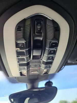 Black Porsche Cayenne 2012 in Vilnius, with an engine capacity of 2.97 L and mileage of 282 thousand km for 16500 €, photo 20 on AUTOMOTO.COM.LV