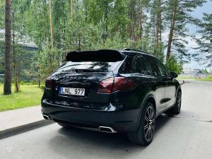 Melns Porsche Cayenne 2012 Viļņa, ar dzinēja tilpumu 3.00 L un nobraukumu 277 tūkst. km par 15700 €, foto 5 vietnē AUTOMOTO.COM.LV