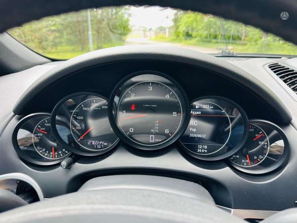 Melns Porsche Cayenne 2012 Viļņa, ar dzinēja tilpumu 3.00 L un nobraukumu 277 tūkst. km par 15700 €, foto 7 vietnē AUTOMOTO.COM.LV
