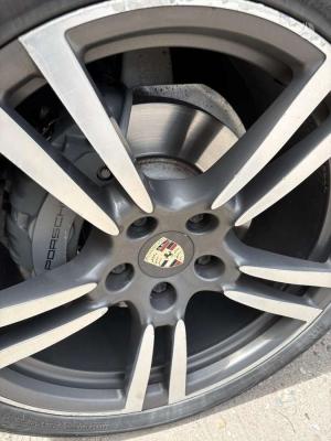 Black Porsche Cayenne 2012 in Vilnius, with an engine capacity of 2.97 L and mileage of 325 thousand km for 14950 €, photo 20 on AUTOMOTO.COM.LV