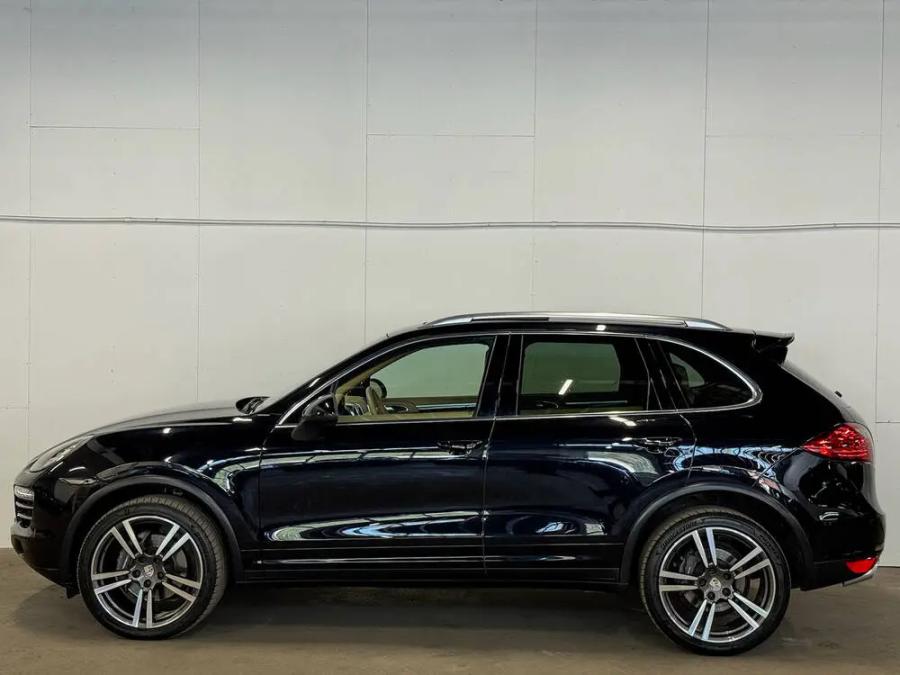 Black Porsche Cayenne 2012 in Jurmala, with an engine capacity of 3.00 L and mileage of 330 thousand km for 14995 €, photo 10 on AUTOMOTO.COM.LV