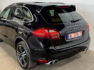Black Porsche Cayenne 2012 in Jurmala, with an engine capacity of 3.00 L and mileage of 330 thousand km for 14995 €, photo 12 on AUTOMOTO.COM.LV
