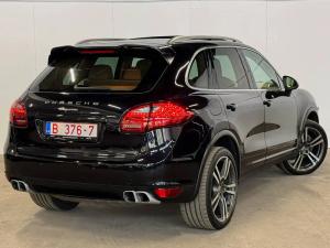 Black Porsche Cayenne 2012 in Jurmala, with an engine capacity of 3.00 L and mileage of 330 thousand km for 14995 €, photo 17 on AUTOMOTO.COM.LV