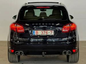 Black Porsche Cayenne 2012 in Jurmala, with an engine capacity of 3.00 L and mileage of 330 thousand km for 14995 €, photo 19 on AUTOMOTO.COM.LV