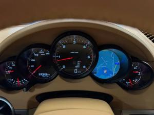 Black Porsche Cayenne 2012 in Jurmala, with an engine capacity of 3.00 L and mileage of 330 thousand km for 14995 €, photo 40 on AUTOMOTO.COM.LV