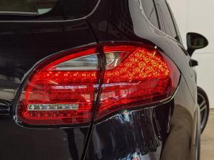 Black Porsche Cayenne 2012 in Jurmala, with an engine capacity of 3.00 L and mileage of 330 thousand km for 14995 €, photo 56 on AUTOMOTO.COM.LV