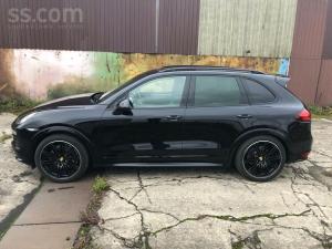 Melns Porsche Cayenne 2012 Rīga, ar dzinēja tilpumu 3.00 L un nobraukumu 240 tūkst. km par 18500 €, foto 8 vietnē AUTOMOTO.COM.LV