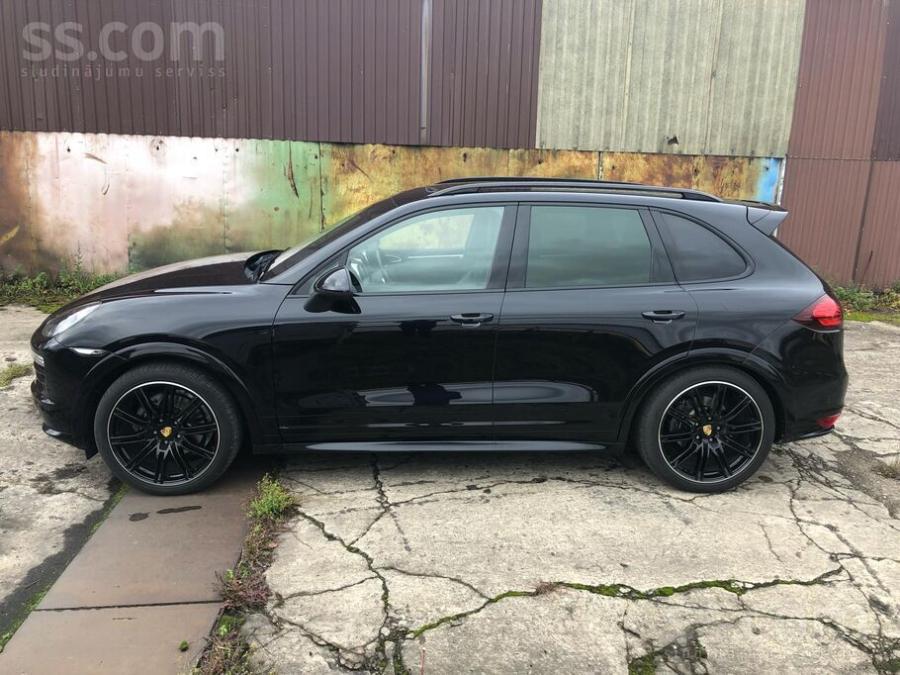Melns Porsche Cayenne 2012 Rīga, ar dzinēja tilpumu 3.00 L un nobraukumu 240 tūkst. km par 18500 €, foto 8 vietnē AUTOMOTO.COM.LV