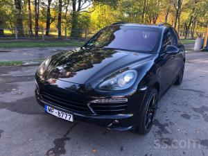 Melns Porsche Cayenne 2012 Rīga, ar dzinēja tilpumu 3.00 L un nobraukumu 240 tūkst. km par 18500 €, foto 10 vietnē AUTOMOTO.COM.LV