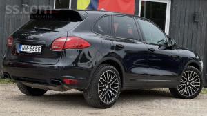 Melns Porsche Cayenne 2012 Rīga, ar dzinēja tilpumu 3.00 L un nobraukumu 0 tūkst. km par 13300 €, foto 5 vietnē AUTOMOTO.COM.LV